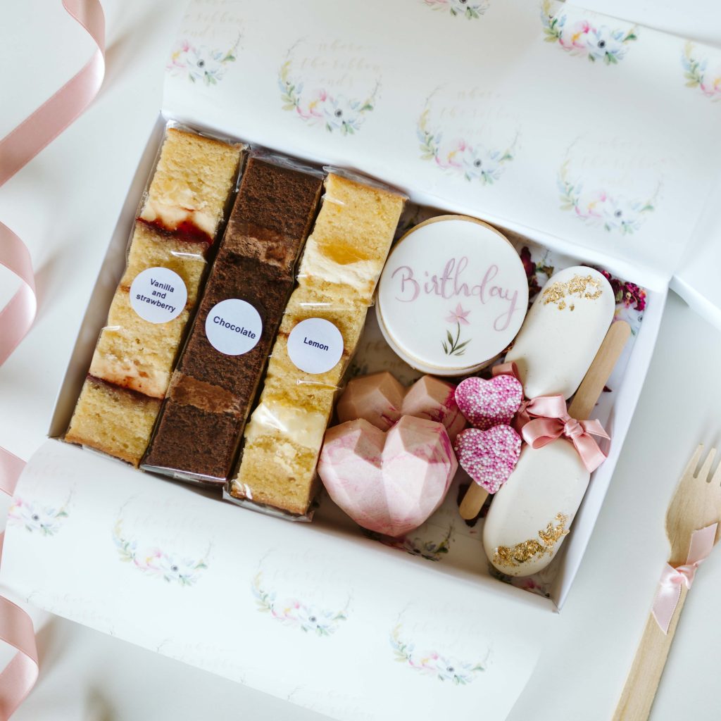 Taster Cake Box - Where The Ribbon Ends
